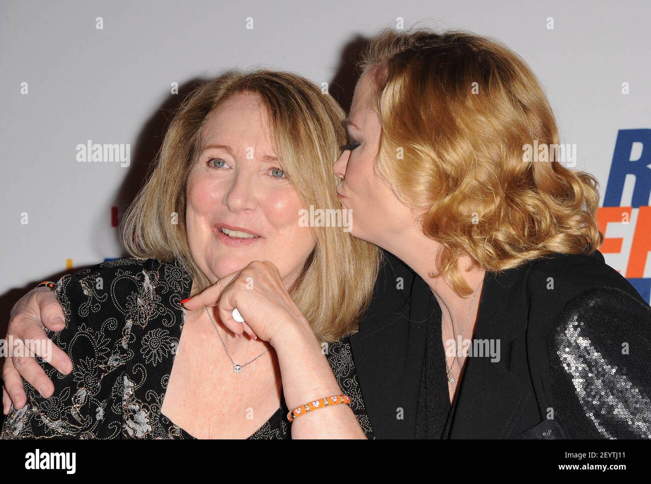 Teri garr cybill shepherd 19th hi-res stock photography and images - Alamy