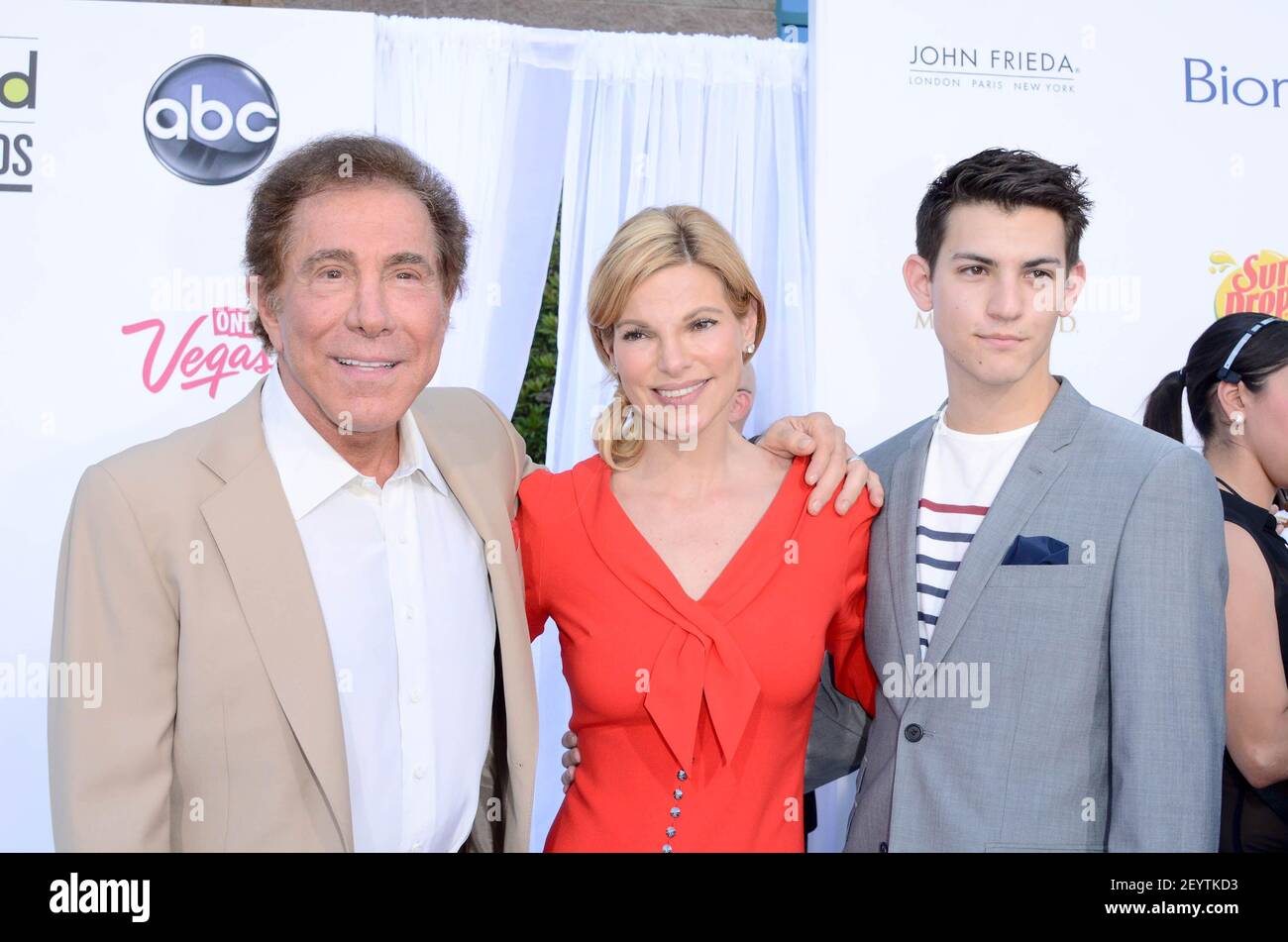 Steve Wynn Wife