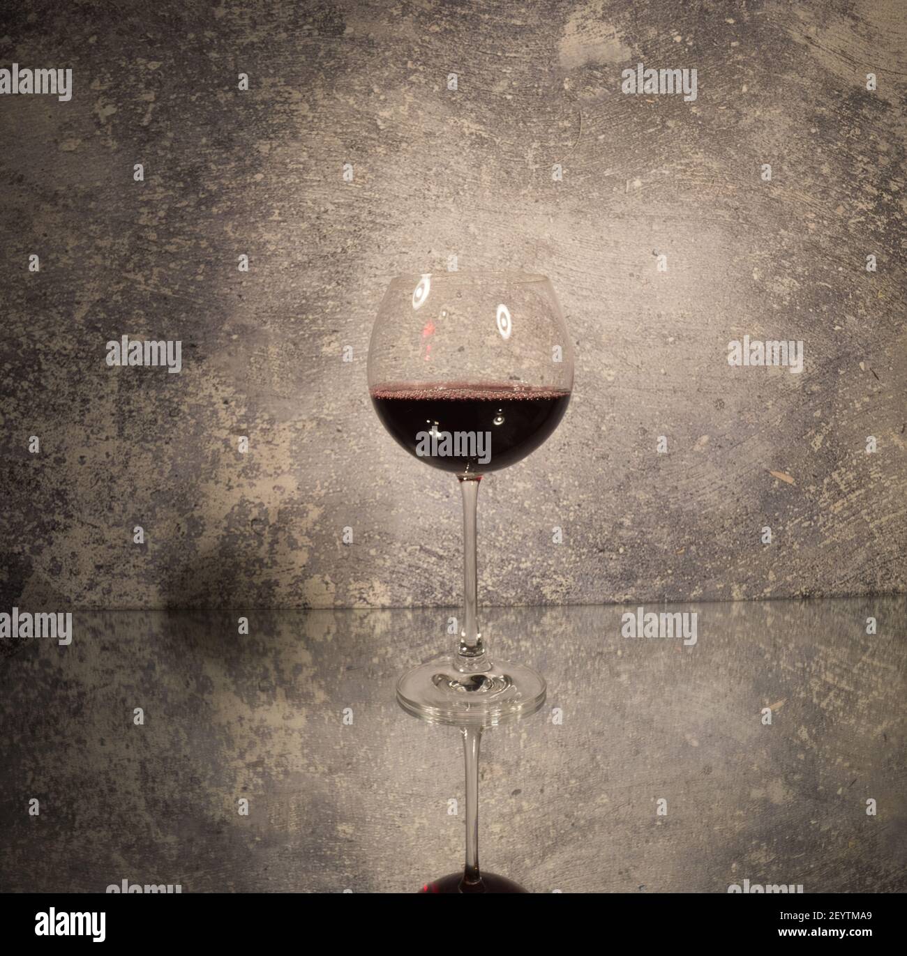 Closeup slow motion video glass hi-res stock photography and images - Alamy