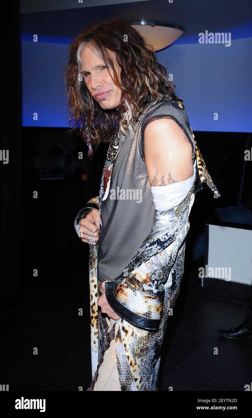 Steven tyler american idol hi-res stock photography and images - Alamy