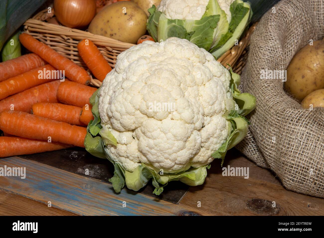 A display of vegetables with a large cauliflower Stock Photo - Alamy