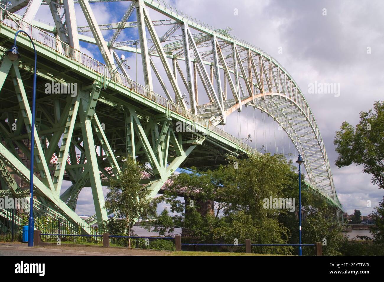 Widnes runcorn bridge hi-res stock photography and images - Alamy