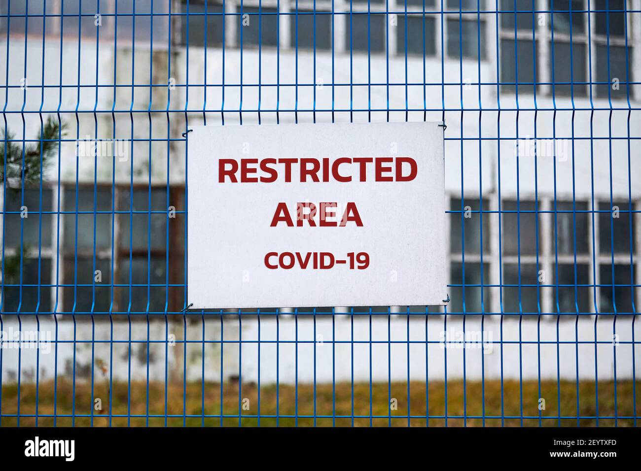 Restricted area sign, coronavirus quarantine zone message — safety ...