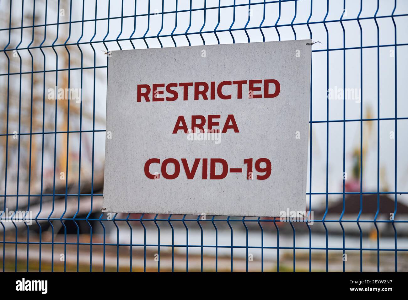 Restricted area sign, coronavirus quarantine zone message — safety ...