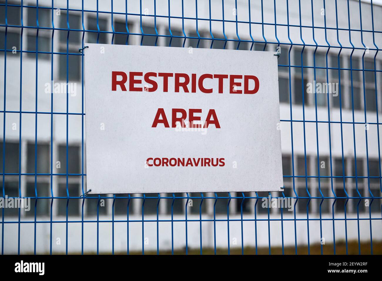 Restricted area sign, coronavirus quarantine zone message — safety ...
