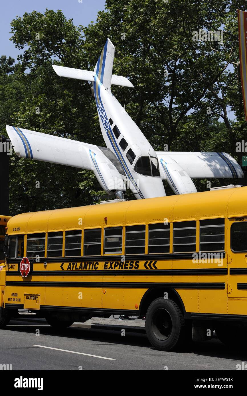 20 June 2012 - New York - A six passenger twin-prop Piper plane by ...