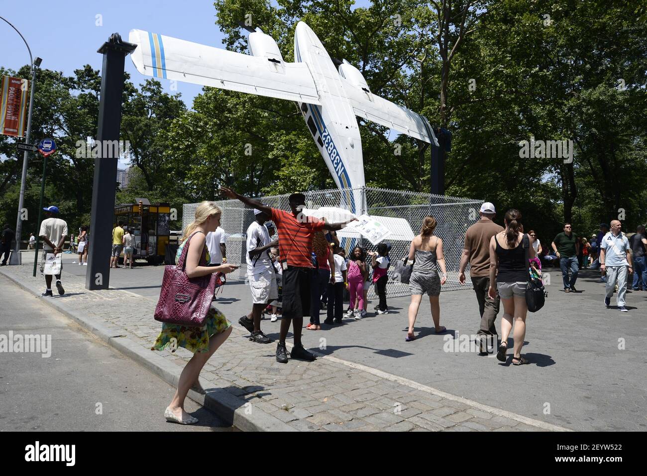 20 June 2012 - New York - A six passenger twin-prop Piper plane by ...