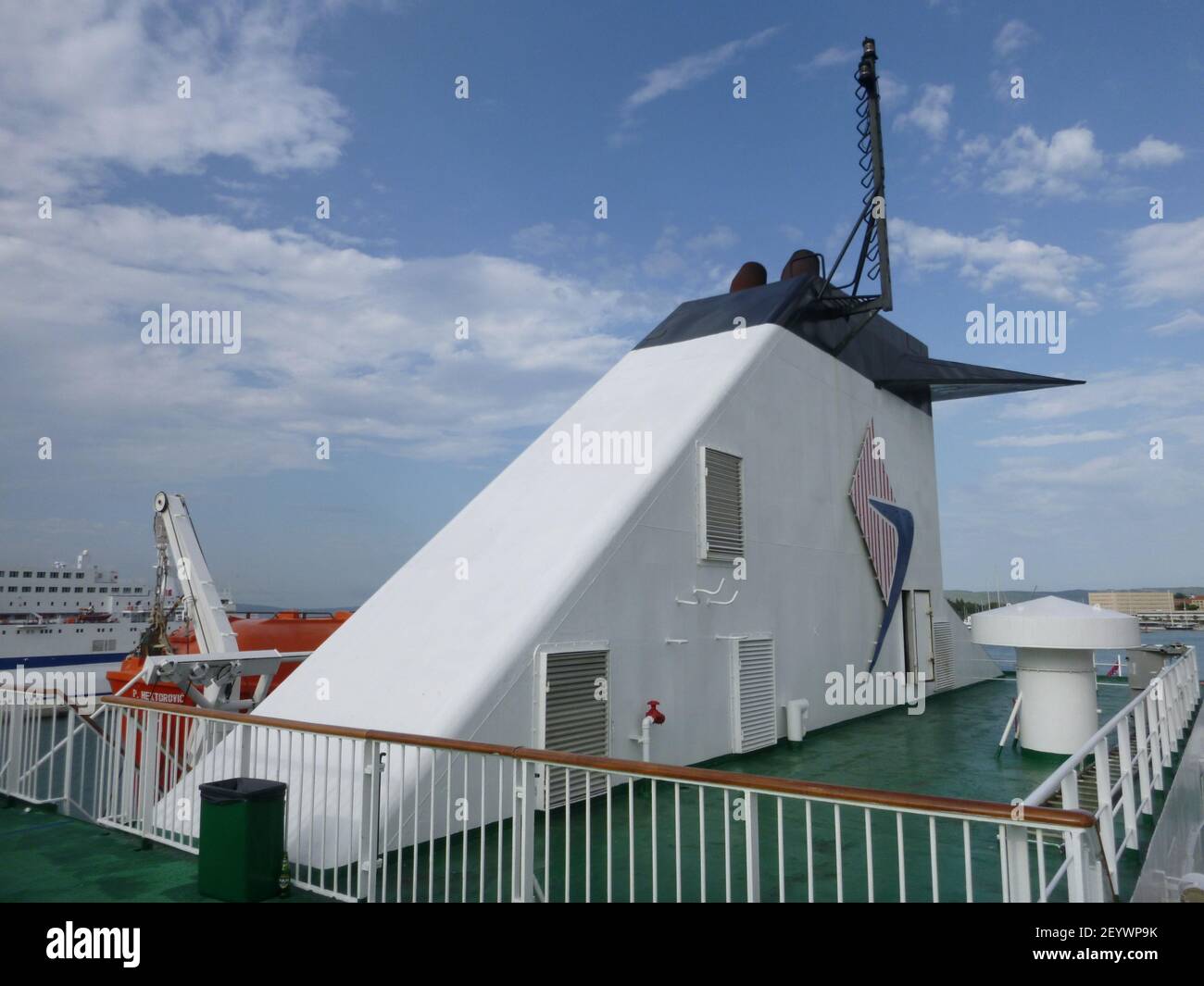 Blue funnel ship hi-res stock photography and images - Alamy
