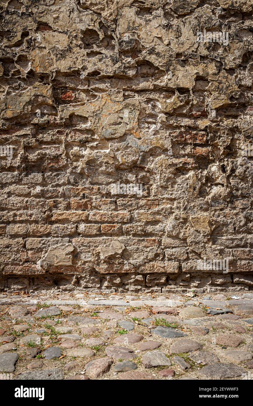 Solid cobblestone wall hi-res stock photography and images - Alamy