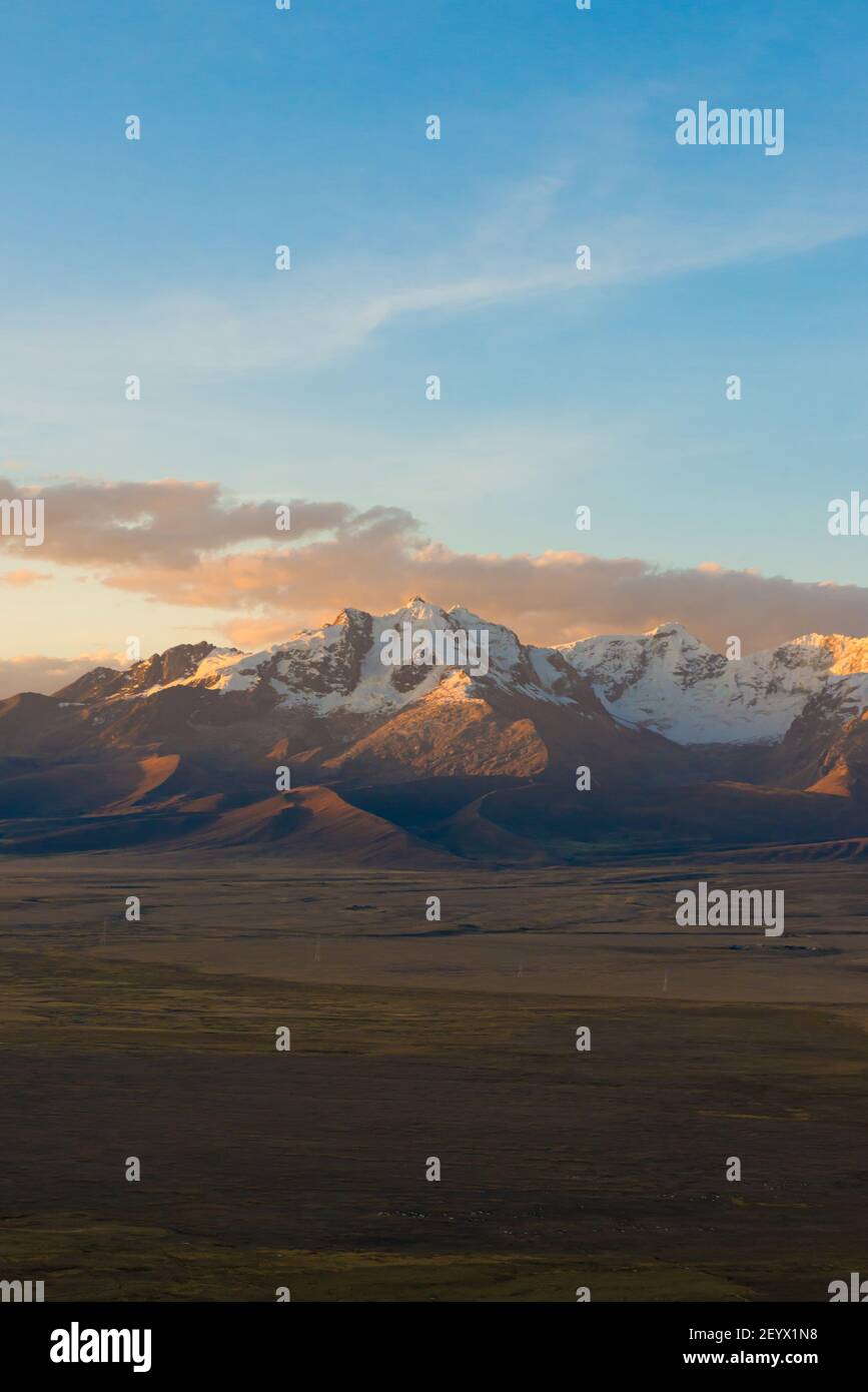 Peruvian alps hi-res stock photography and images - Alamy