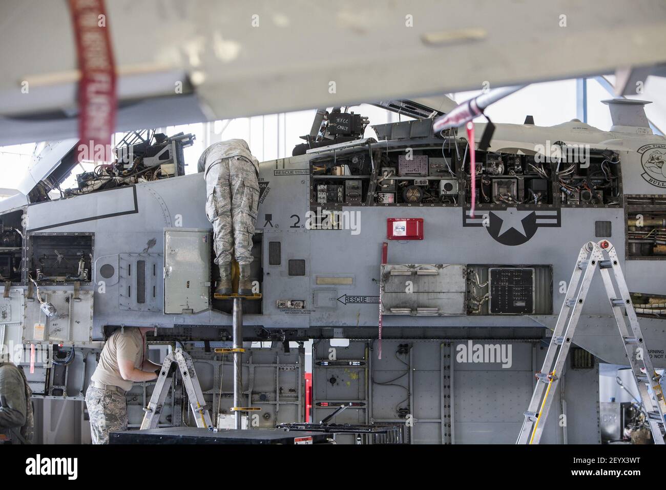 8 August 2012 - Tucson, Arizona- Airmen from the 355th Equipment ...