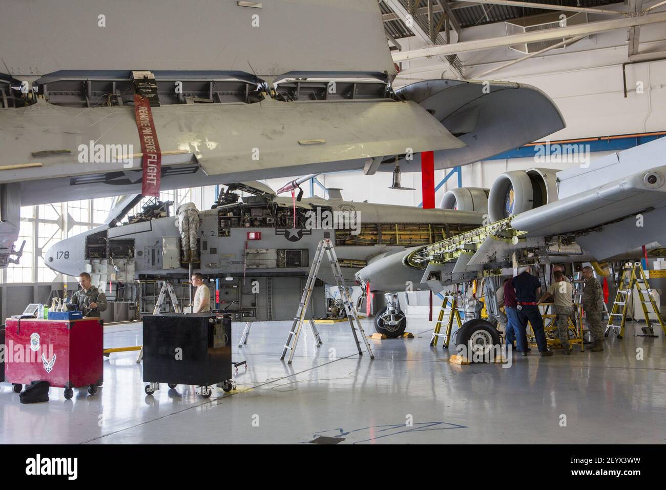 8 August 2012 - Tucson, Arizona- Airmen from the 355th Equipment ...