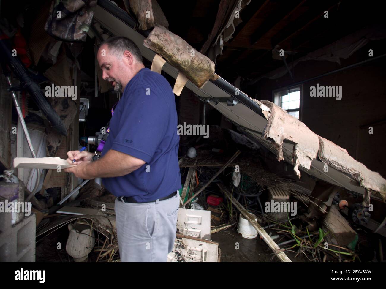 Colonial water well hi-res stock photography and images - Alamy
