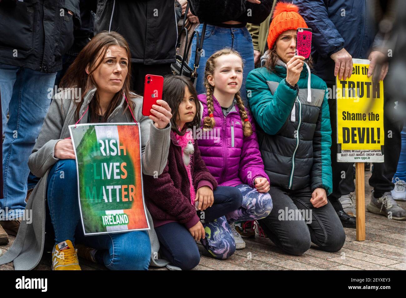 700 people hi-res stock photography and images - Alamy