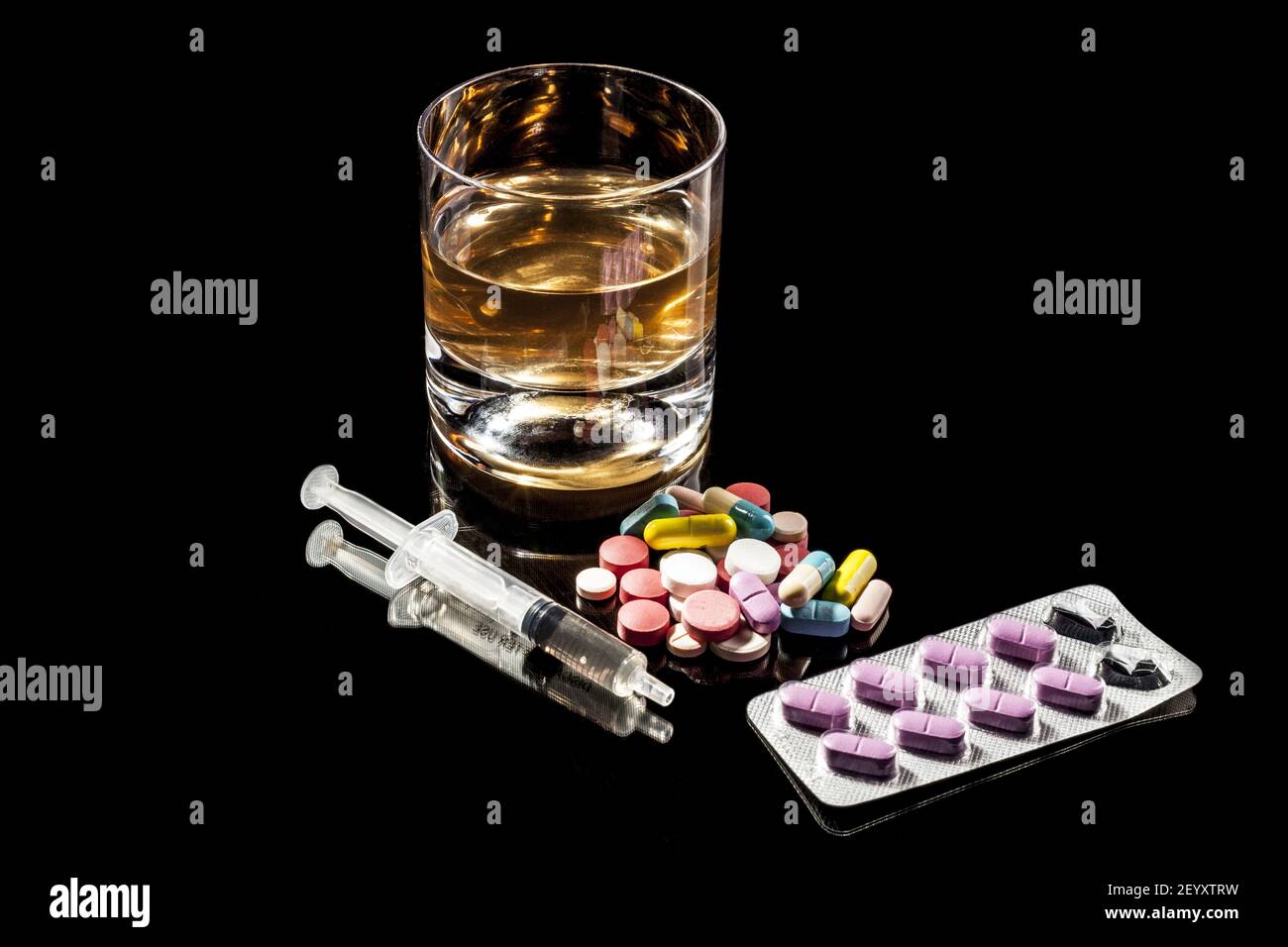 Whiskey tablets hi-res stock photography and images - Alamy
