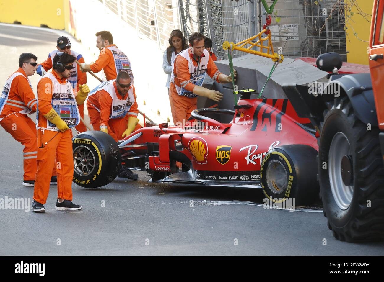 16 LECLERC Charles (mco), Scuderia Ferrari SF90, action, crash ...