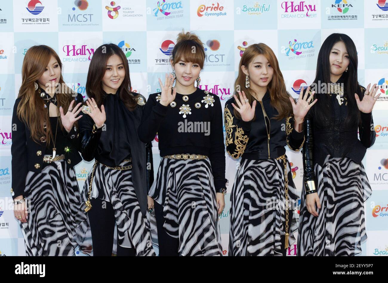 23 September 2012 - Gyeongju, South Korea : South Korean K-Pop girl ...