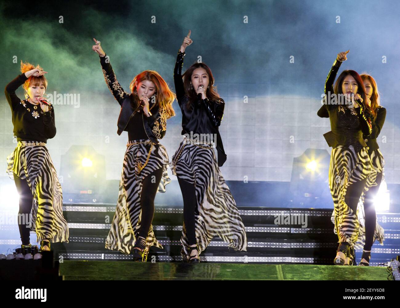 23 September 2012 - Gyeongju, South Korea : South Korean K-Pop girl ...