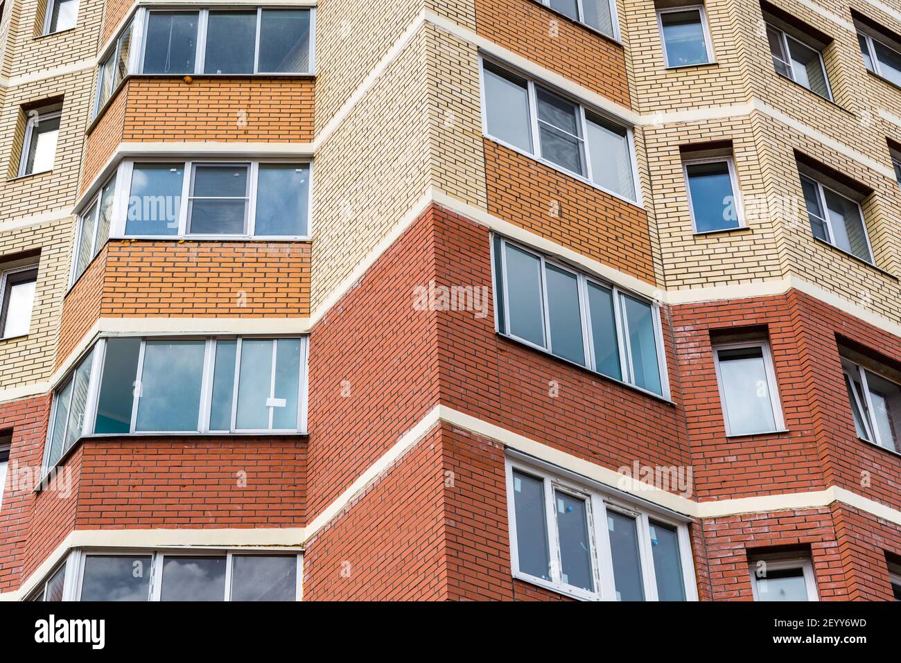 High rise building with brick hi-res stock photography and images - Alamy
