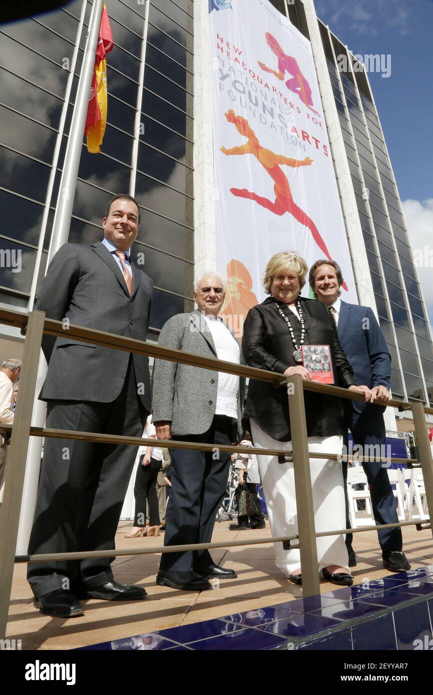 Facundo L. Bacardi, Fran Gehry, Lin Arison and Paul T. Lehr posses in ...