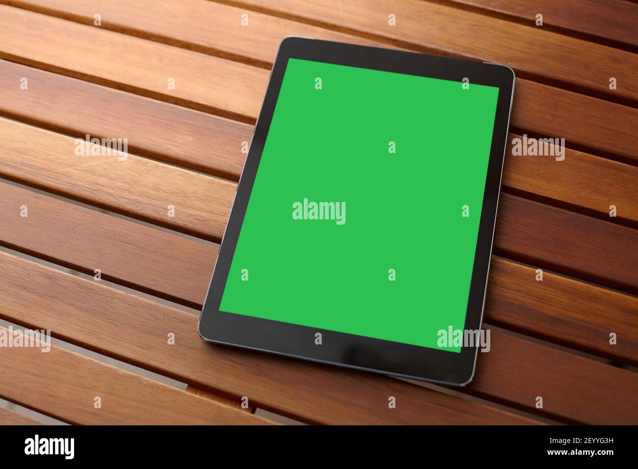 Computer screen technology wireless hi-res stock photography and images ...