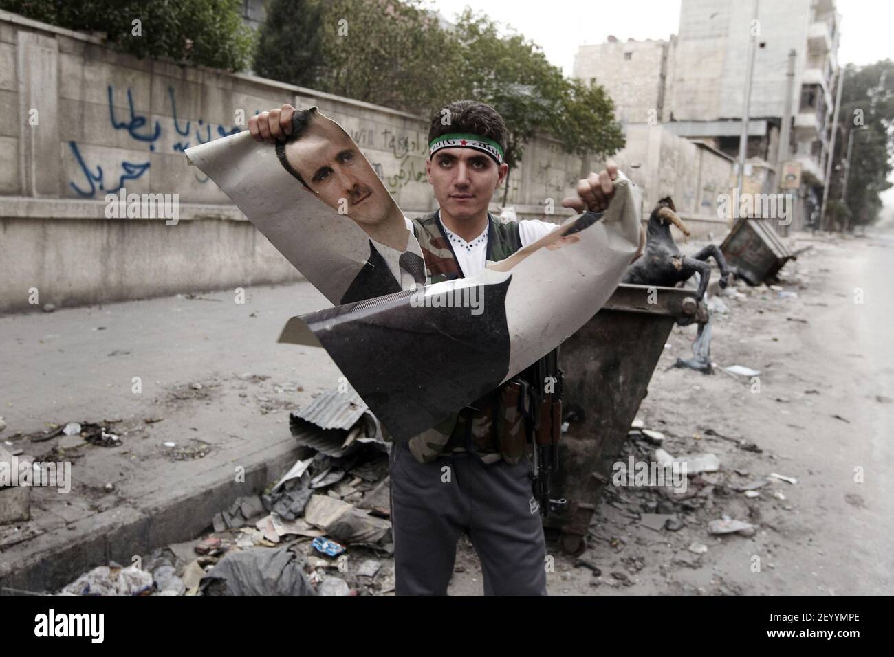 21 October 2012 - Aleppo, Syria -In Aleppo's Bustan Al Basha a FSA ...