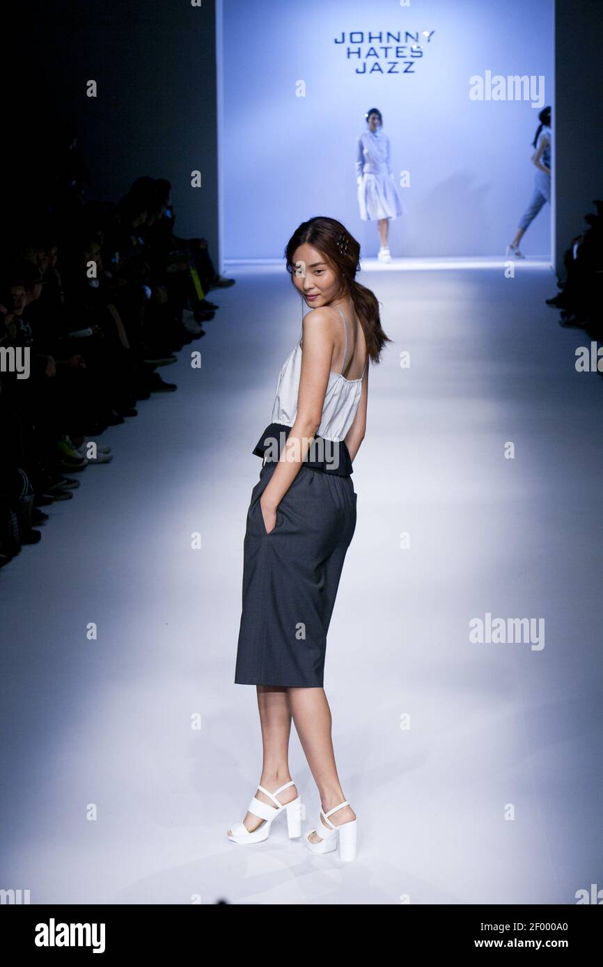 25 October 2012 - Seoul, South Korea - South Korean model wears a ...