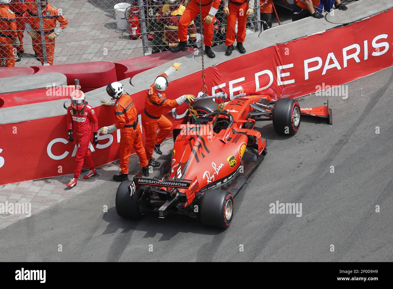 VETTEL Sebastian (ger), Scuderia Ferrari SF90, action, crash, accident ...