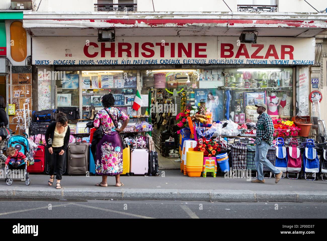 Pavement display hi-res stock photography and images - Alamy