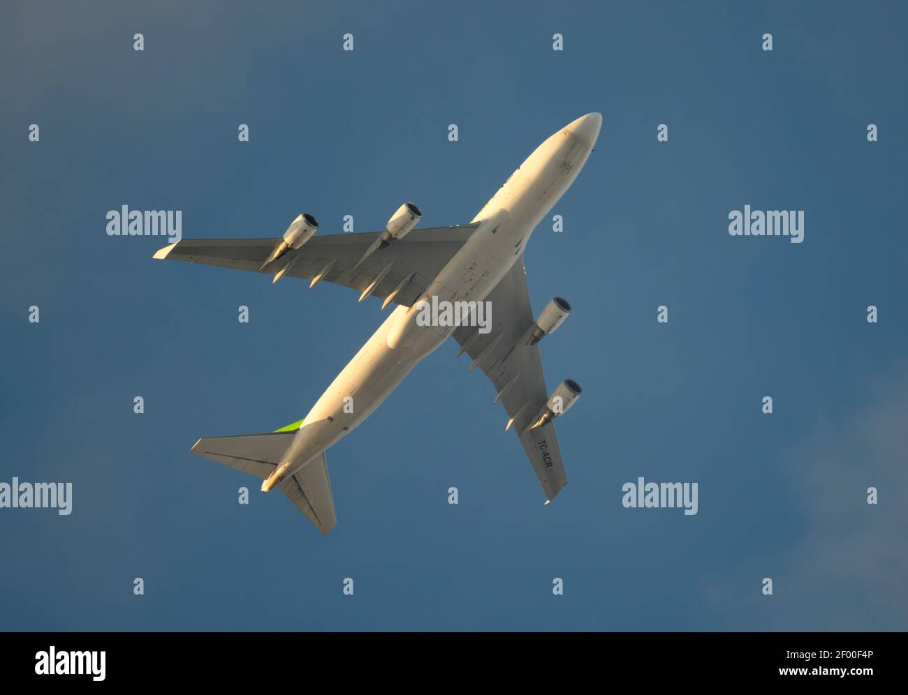 Airact boeing 747 jumbo jet freighter hi-res stock photography and ...