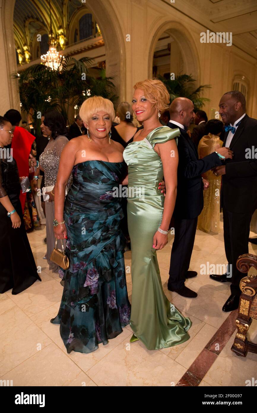 Brenda Wright, Amanda Wright - 26 October 2012 - San Francisco, CA ...