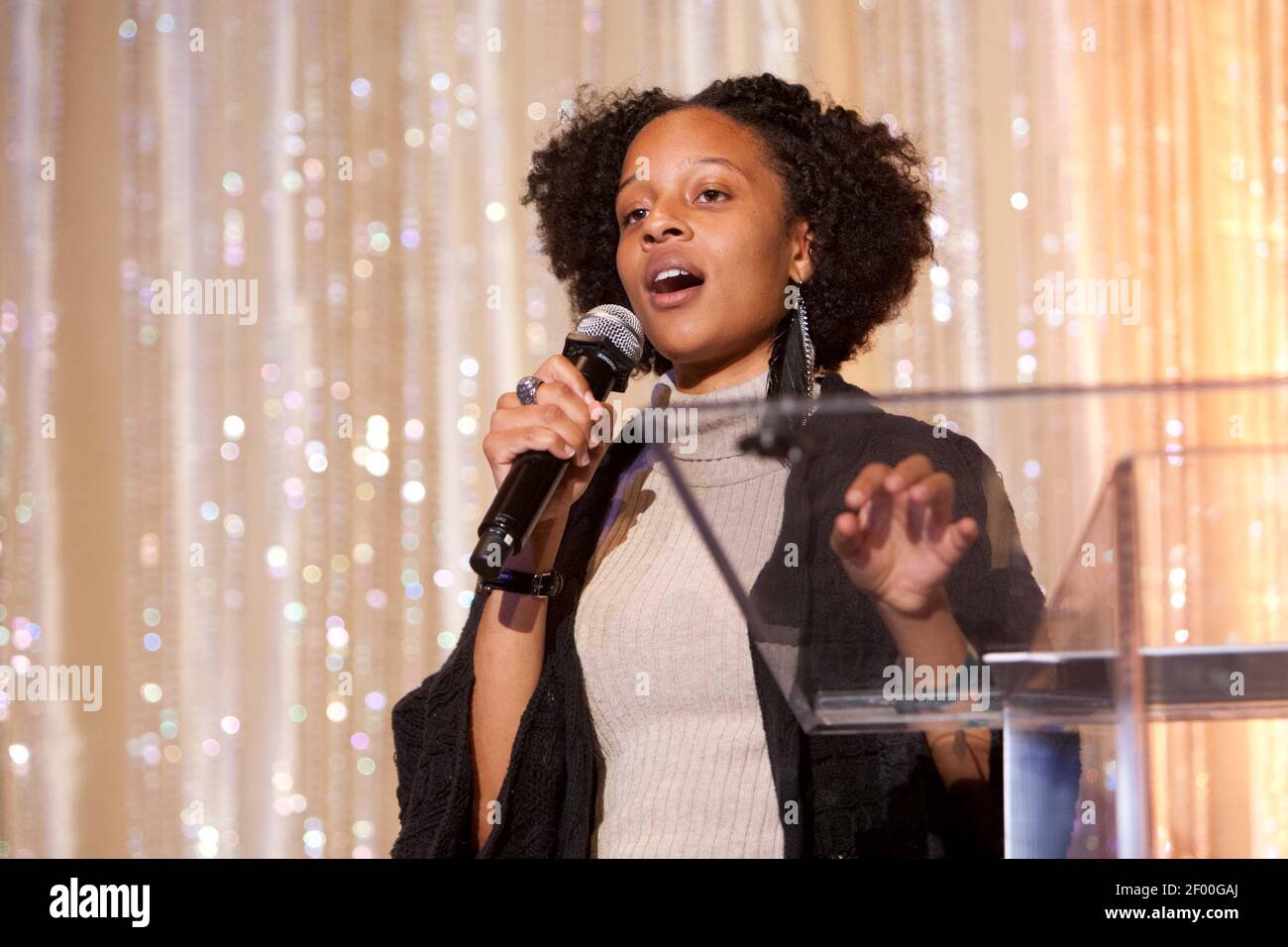 Chelsea Lyons - 26 October 2012 - San Francisco, CA - 7th Annual Gala ...