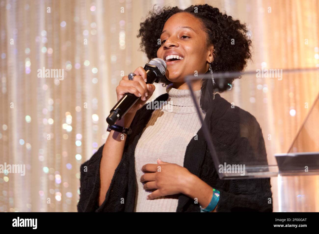 Chelsea Lyons - 26 October 2012 - San Francisco, CA - 7th Annual Gala ...