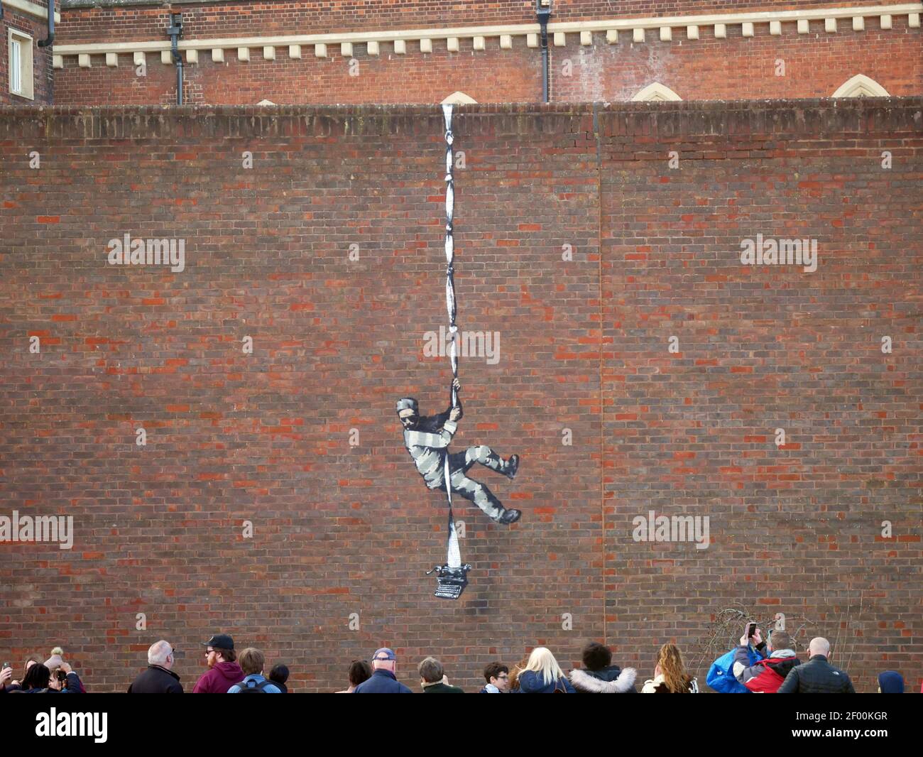 Non Exclusive: ***NO MAIL ONLINE UNLESS AGREED***Fans have flocked to ...