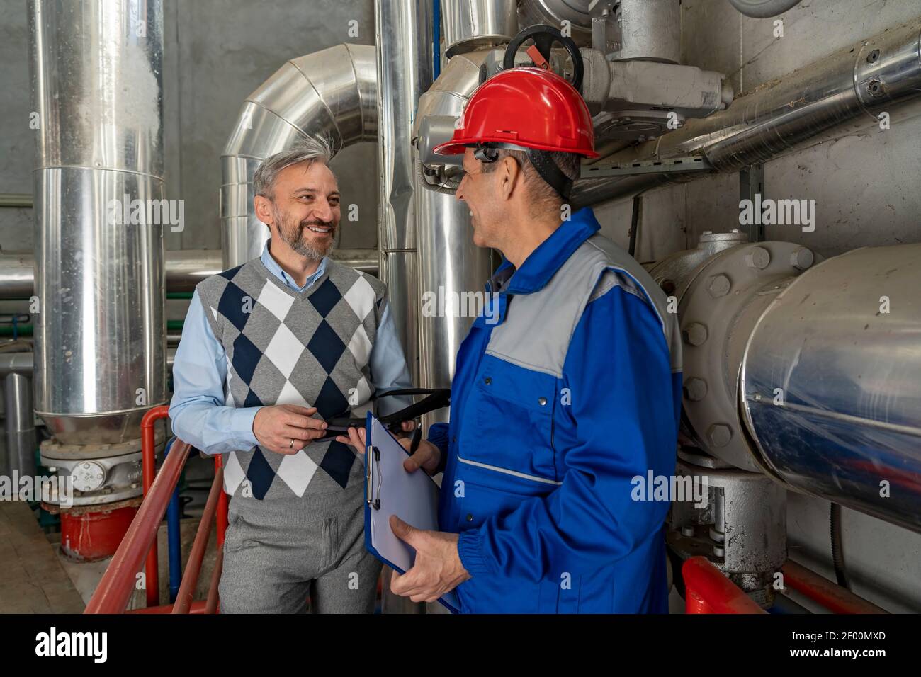 Maintenance worker technology hi-res stock photography and images - Alamy