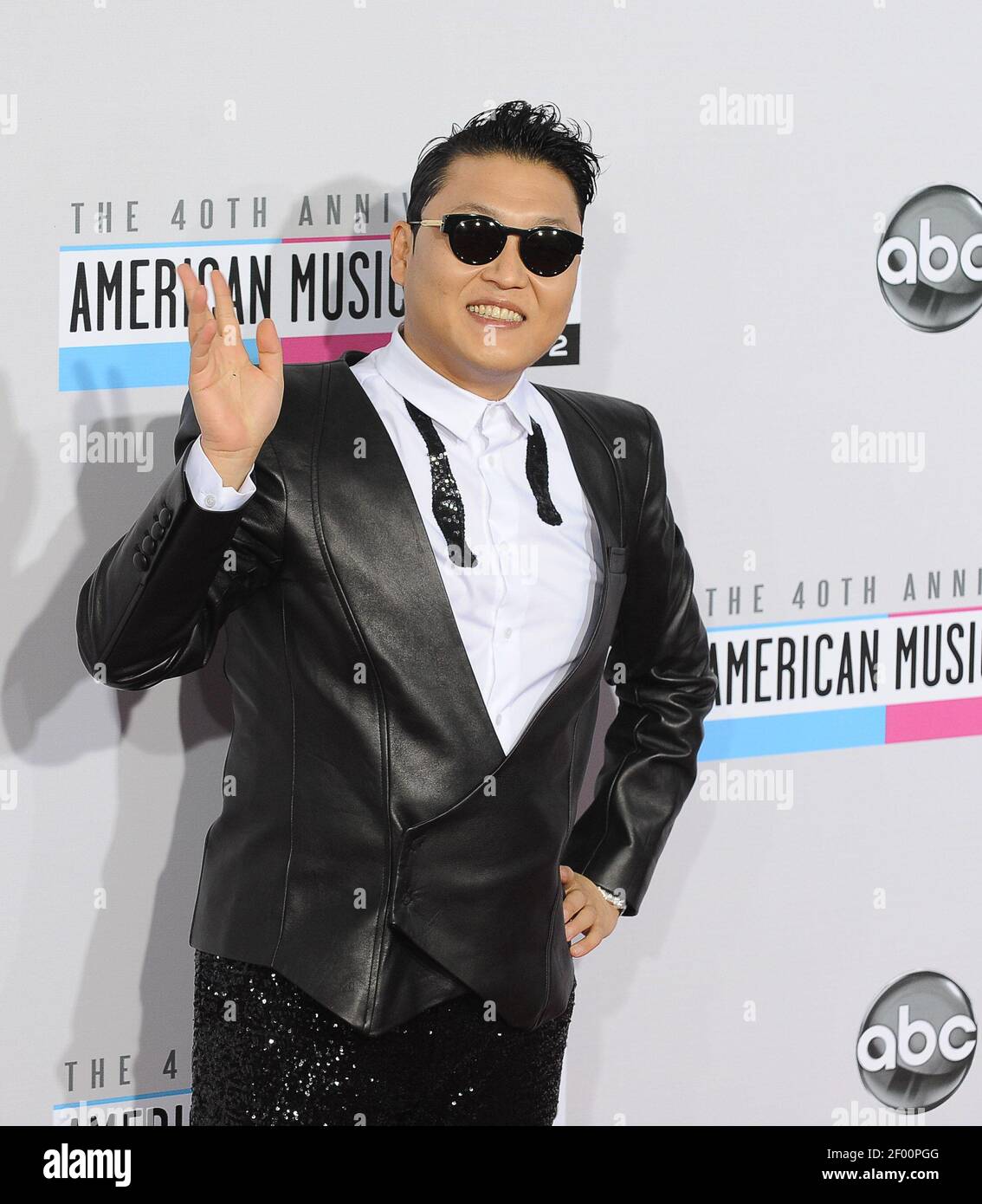 18 November 2012 - Los Angeles, CA - Singer Psy attends the 40th ...