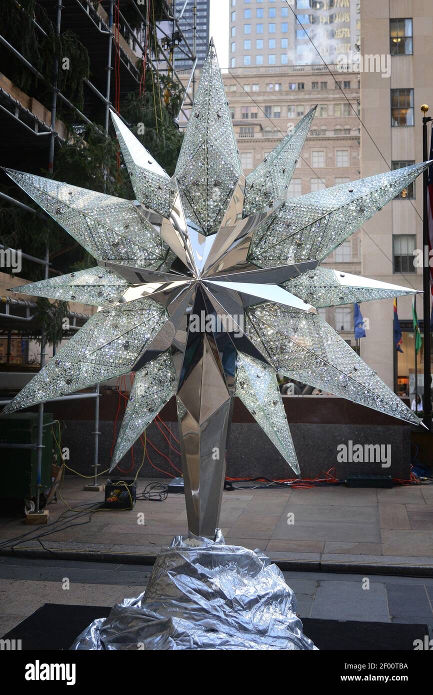 20 NOVEMBER 2012 - New York - Swarovski unveils the Star for the 2012 ...
