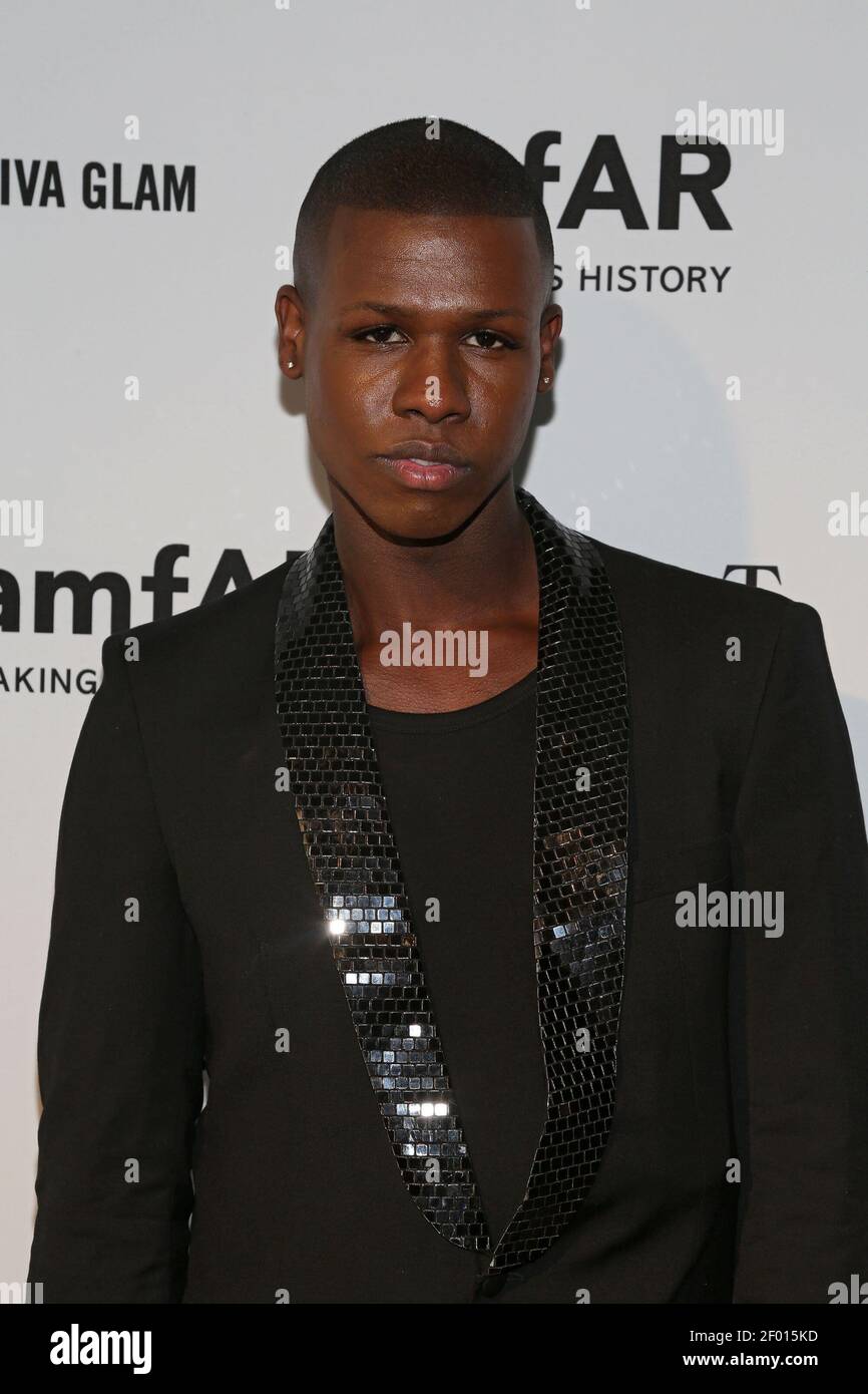 6 December 2012 - Miami, Florida: Emory Stewart attends the amfAR ...