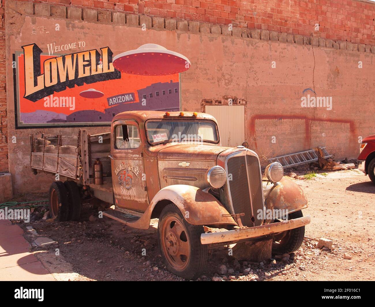 Indian historic motorcycle hi-res stock photography and images - Alamy