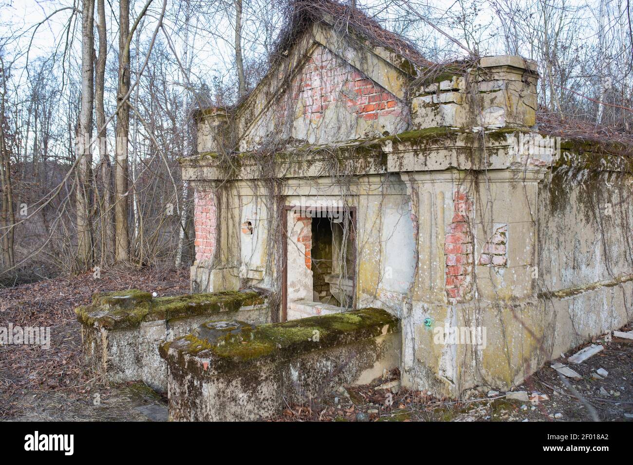 Ruined Tomb Of The Sicinski Family High Resolution Stock Photography ...