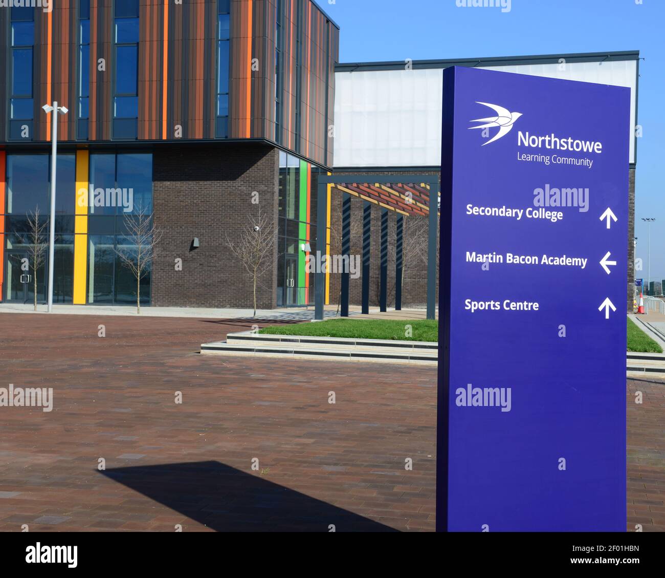 Campus directional sign hi-res stock photography and images - Alamy