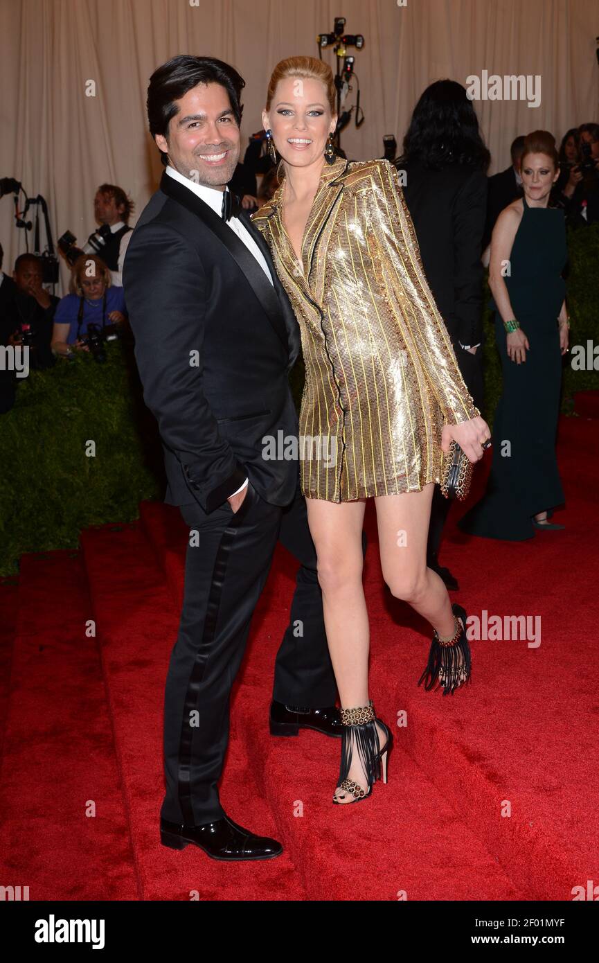 Elizabeth Banks - Costume Institute Gala "Punk: Chaos to Couture" Red ...