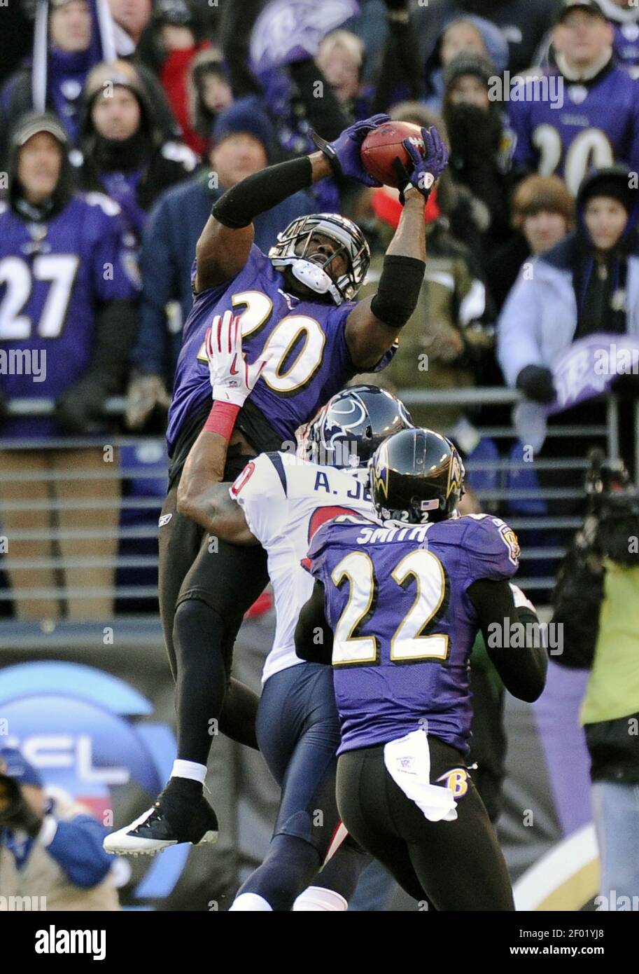 Baltimore Ravens' Ed Reed intercepts a pass in the 4th quarter intended ...