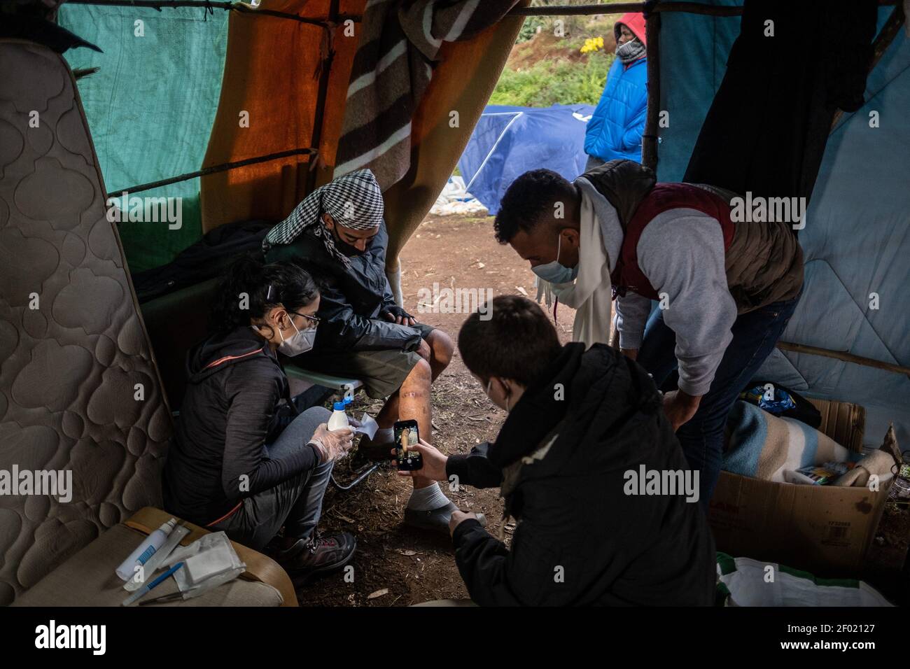 27 February 2021, Spain, San Cristobal de La Laguna: A volunteer nurse ...