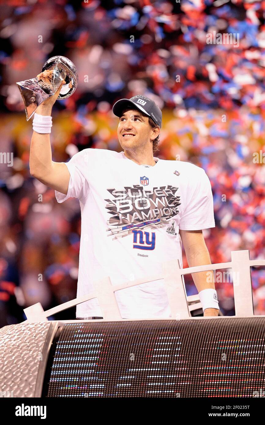 Quarterback Eli Manning (10) of the New York Giants celebrates with the ...