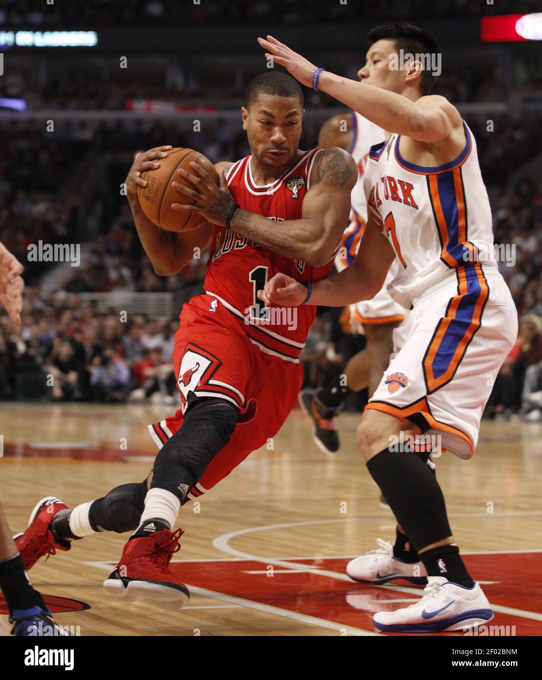 Chicago Bulls point guard Derrick Rose (1) drives around New York ...