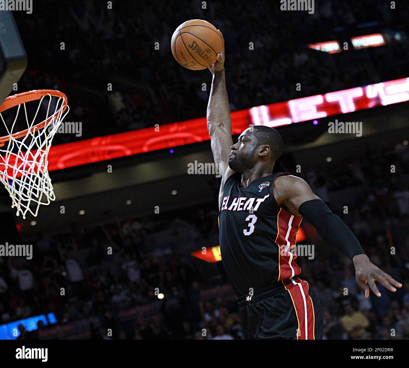The Miami Heat's Dwyane Wade dunks during the fourth quarter against ...