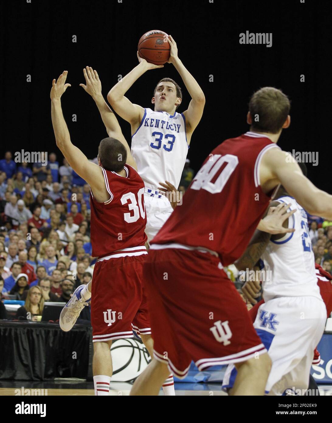 Kentucky Wildcats forward Kyle Wiltjer (33) shoots a jumper over ...