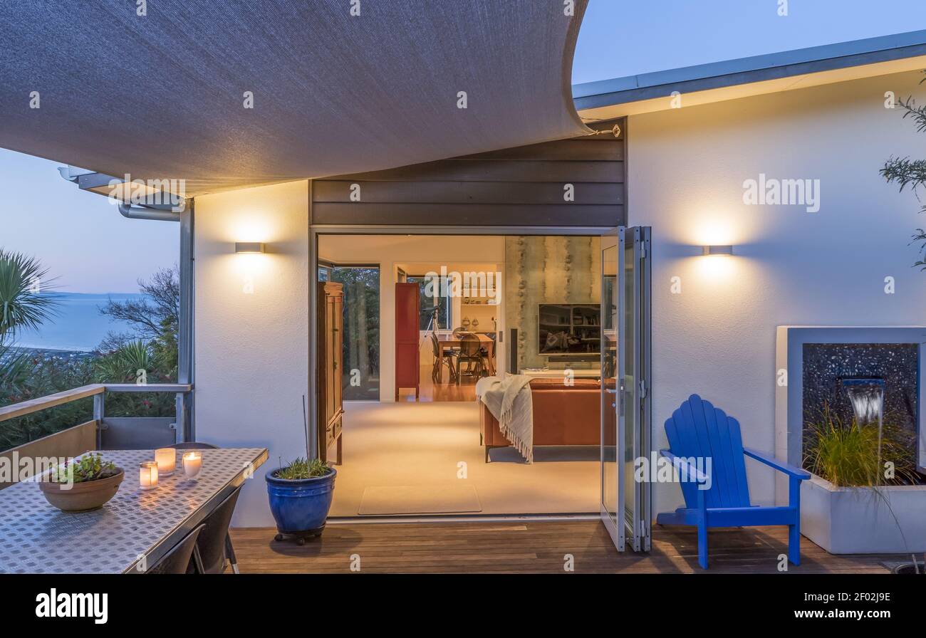 Modern villa interior wide hi-res stock photography and images - Alamy