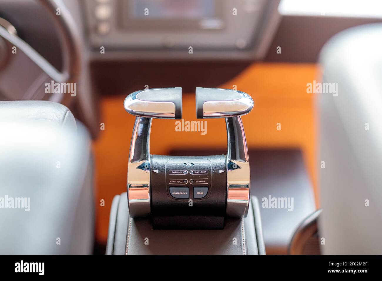 Throttle boat hi-res stock photography and images - Alamy